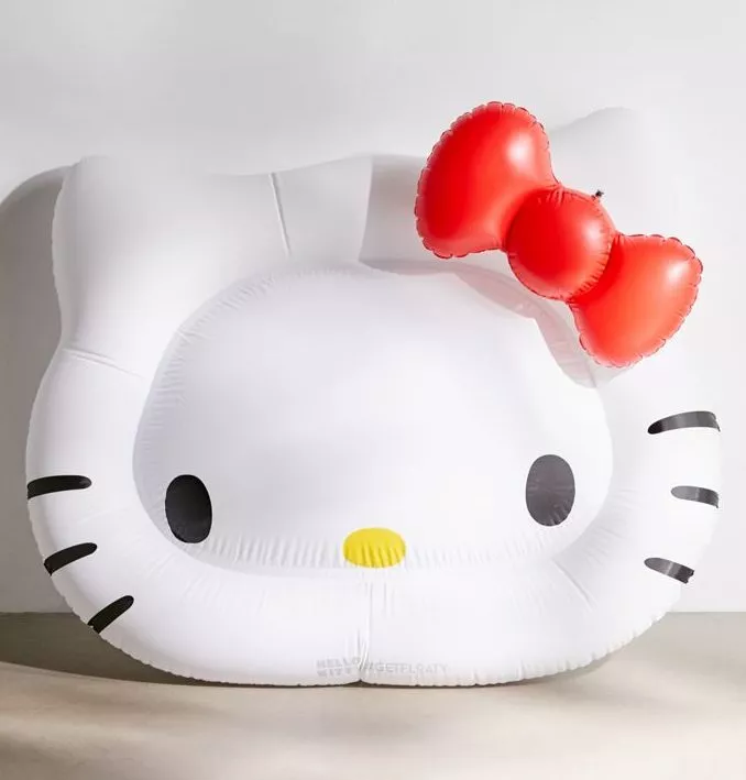 Best Giant Funny Pool Floats in 2024 - Unique Cool Llama, Unicorn ...